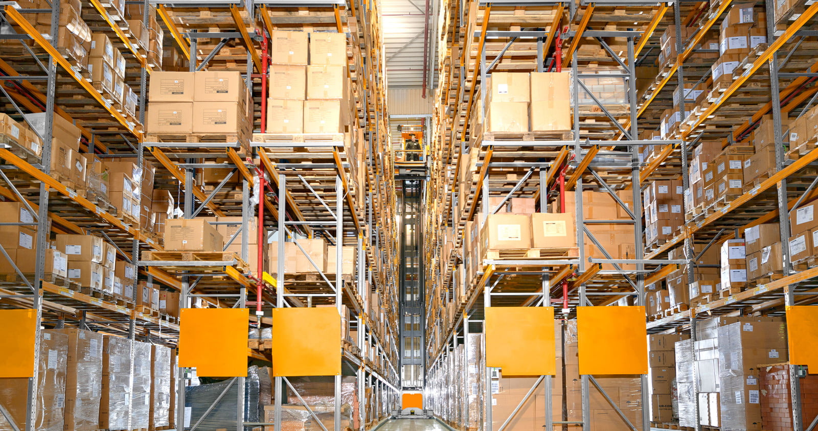 VNA Machines | Hannaman Material Handling